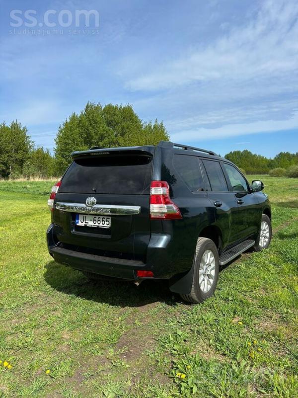 Zils Toyota Land Cruiser 2014 Rīga, ar dzinēja tilpumu 3.00 L un nobraukumu 138 tūkst. km par 25700 €, foto 4 vietnē AUTOMOTO.COM.LV