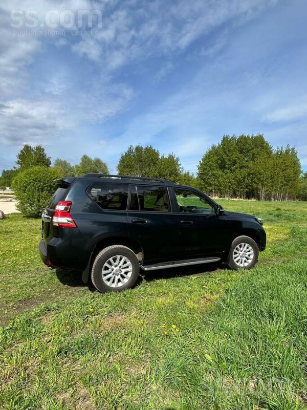 Zils Toyota Land Cruiser 2014 Rīga, ar dzinēja tilpumu 3.00 L un nobraukumu 138 tūkst. km par 25700 €, foto 5 vietnē AUTOMOTO.COM.LV