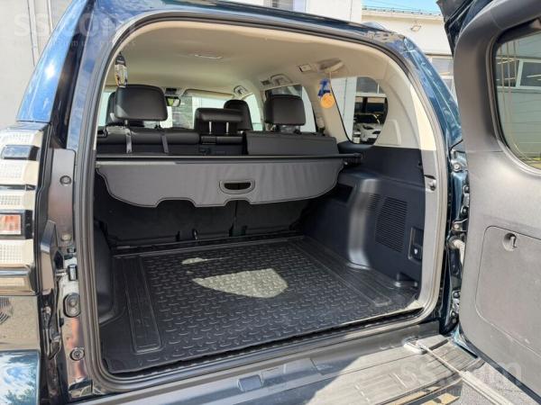 Zils Toyota Land Cruiser 2021 Jēkabpils, ar dzinēja tilpumu 2.80 L un nobraukumu 89 tūkst. km par 49000 €, foto 9 vietnē AUTOMOTO.COM.LV