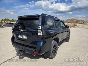 Blue Toyota Land Cruiser 2023 in Tallinn, with an engine capacity of 2.80 L and mileage of 101 thousand km for 62500 €, photo 6 on AUTOMOTO.COM.LV