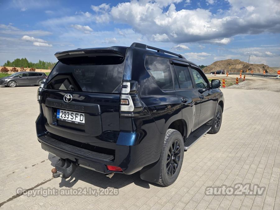 Blue Toyota Land Cruiser 2023 in Tallinn, with an engine capacity of 2.80 L and mileage of 101 thousand km for 62500 €, photo 6 on AUTOMOTO.COM.LV
