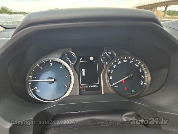 Blue Toyota Land Cruiser 2023 in Tallinn, with an engine capacity of 2.80 L and mileage of 101 thousand km for 62500 €, photo 8 on AUTOMOTO.COM.LV