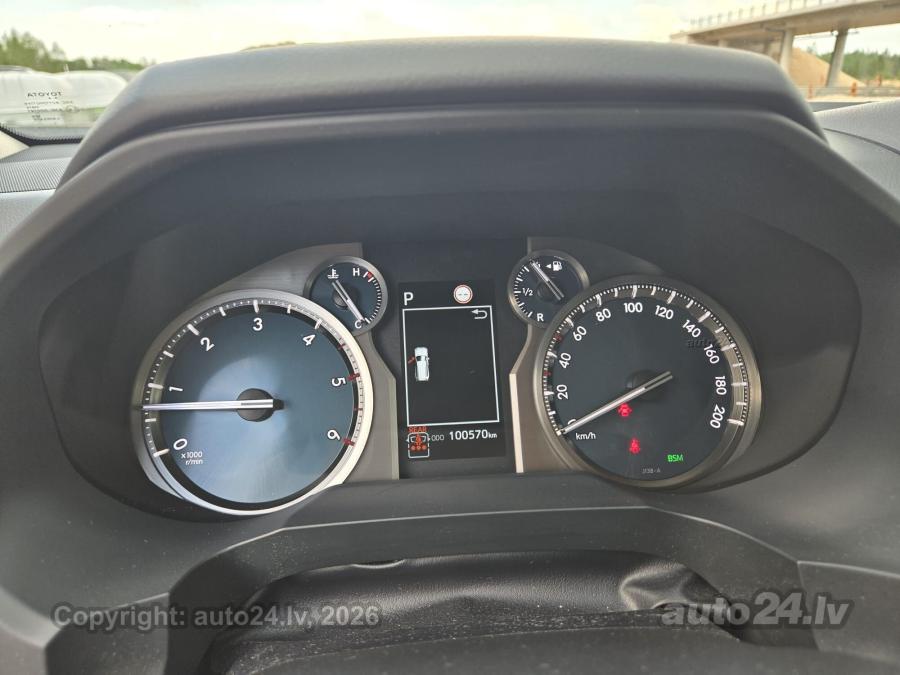 Blue Toyota Land Cruiser 2023 in Tallinn, with an engine capacity of 2.80 L and mileage of 101 thousand km for 62500 €, photo 9 on AUTOMOTO.COM.LV