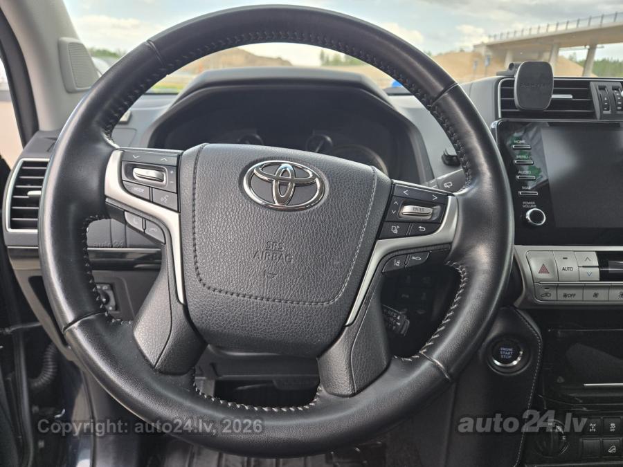 Blue Toyota Land Cruiser 2023 in Tallinn, with an engine capacity of 2.80 L and mileage of 101 thousand km for 62500 €, photo 12 on AUTOMOTO.COM.LV
