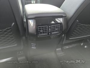 Blue Toyota Land Cruiser 2023 in Tallinn, with an engine capacity of 2.80 L and mileage of 101 thousand km for 62500 €, photo 13 on AUTOMOTO.COM.LV