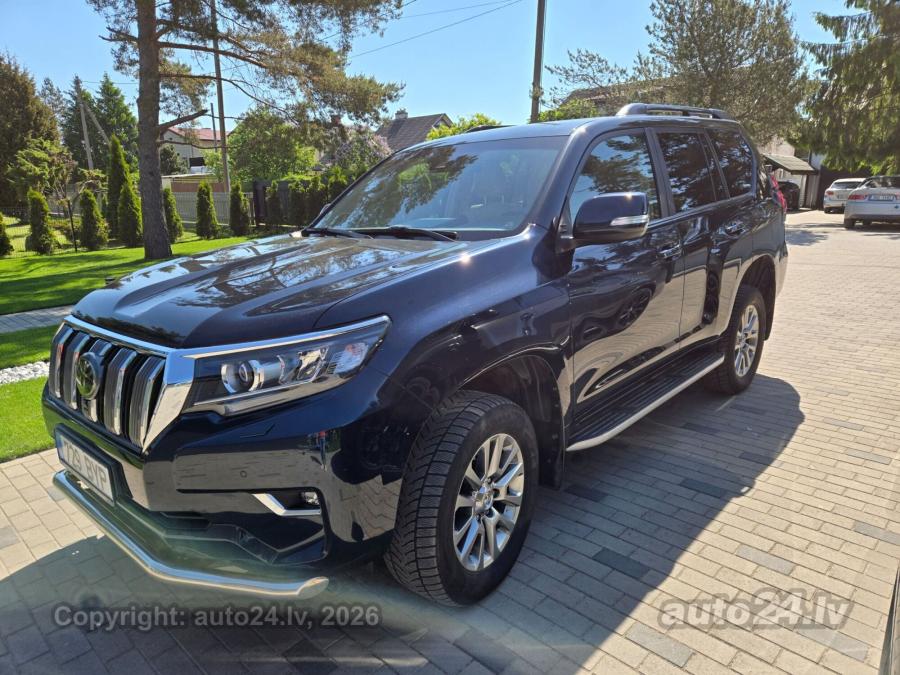 Zils Toyota Land Cruiser 2018 Tallina, ar dzinēja tilpumu 2.80 L un nobraukumu 154 tūkst. km par 41500 €, foto 5 vietnē AUTOMOTO.COM.LV