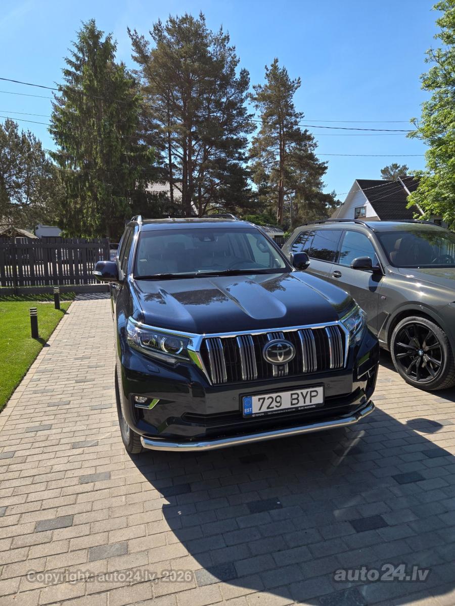 Zils Toyota Land Cruiser 2018 Tallina, ar dzinēja tilpumu 2.80 L un nobraukumu 154 tūkst. km par 41500 €, foto 6 vietnē AUTOMOTO.COM.LV