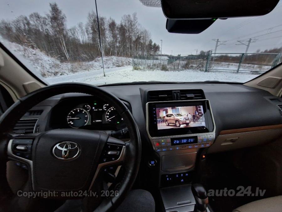 Zils Toyota Land Cruiser 2018 Tallina, ar dzinēja tilpumu 2.80 L un nobraukumu 154 tūkst. km par 41500 €, foto 8 vietnē AUTOMOTO.COM.LV