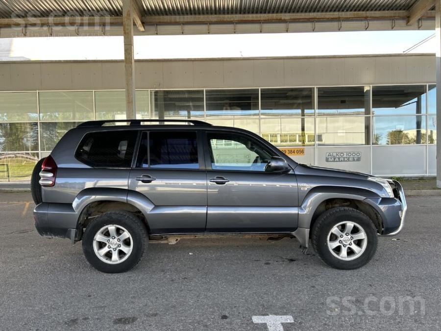 Zils Toyota Land Cruiser 2004 Valka, ar dzinēja tilpumu 3.00 L un nobraukumu 0 tūkst. km par 6500 €, foto 4 vietnē AUTOMOTO.COM.LV