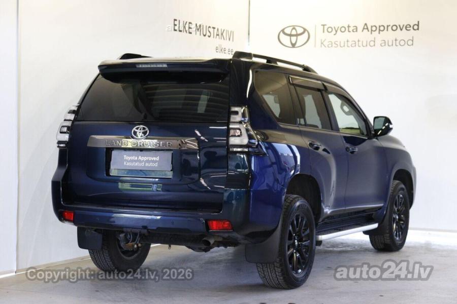 Zils Toyota Land Cruiser 2021 Tallina, ar dzinēja tilpumu 2.76 L un nobraukumu 64 tūkst. km par 52900 €, foto 2 vietnē AUTOMOTO.COM.LV