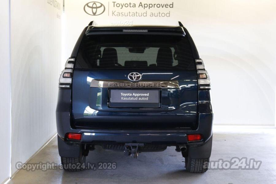 Zils Toyota Land Cruiser 2021 Tallina, ar dzinēja tilpumu 2.76 L un nobraukumu 64 tūkst. km par 52900 €, foto 4 vietnē AUTOMOTO.COM.LV