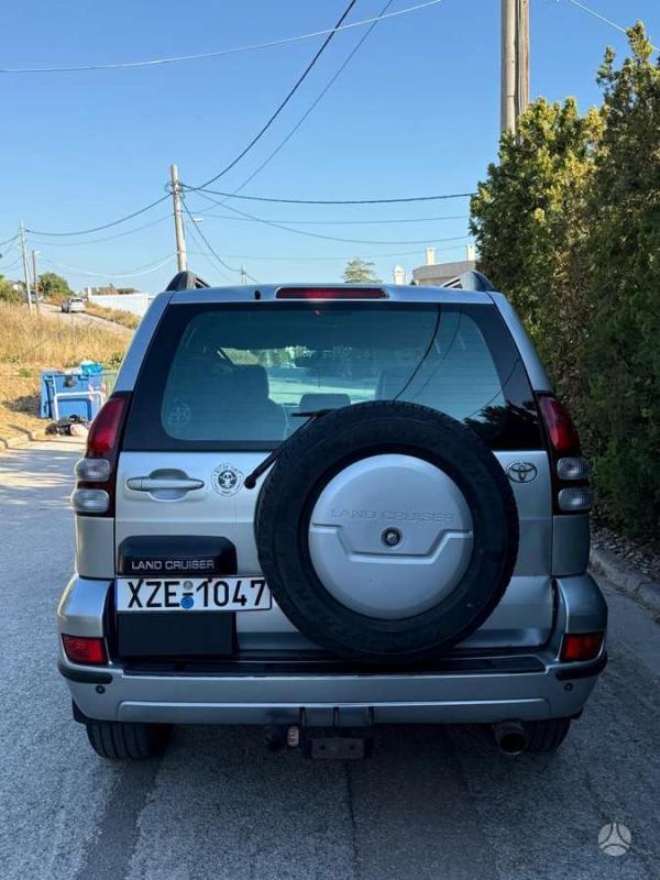 Brūns Toyota Land Cruiser 2003 Šauļi, ar dzinēja tilpumu 3.96 L un nobraukumu 225 tūkst. km par 19050 €, foto 4 vietnē AUTOMOTO.COM.LV