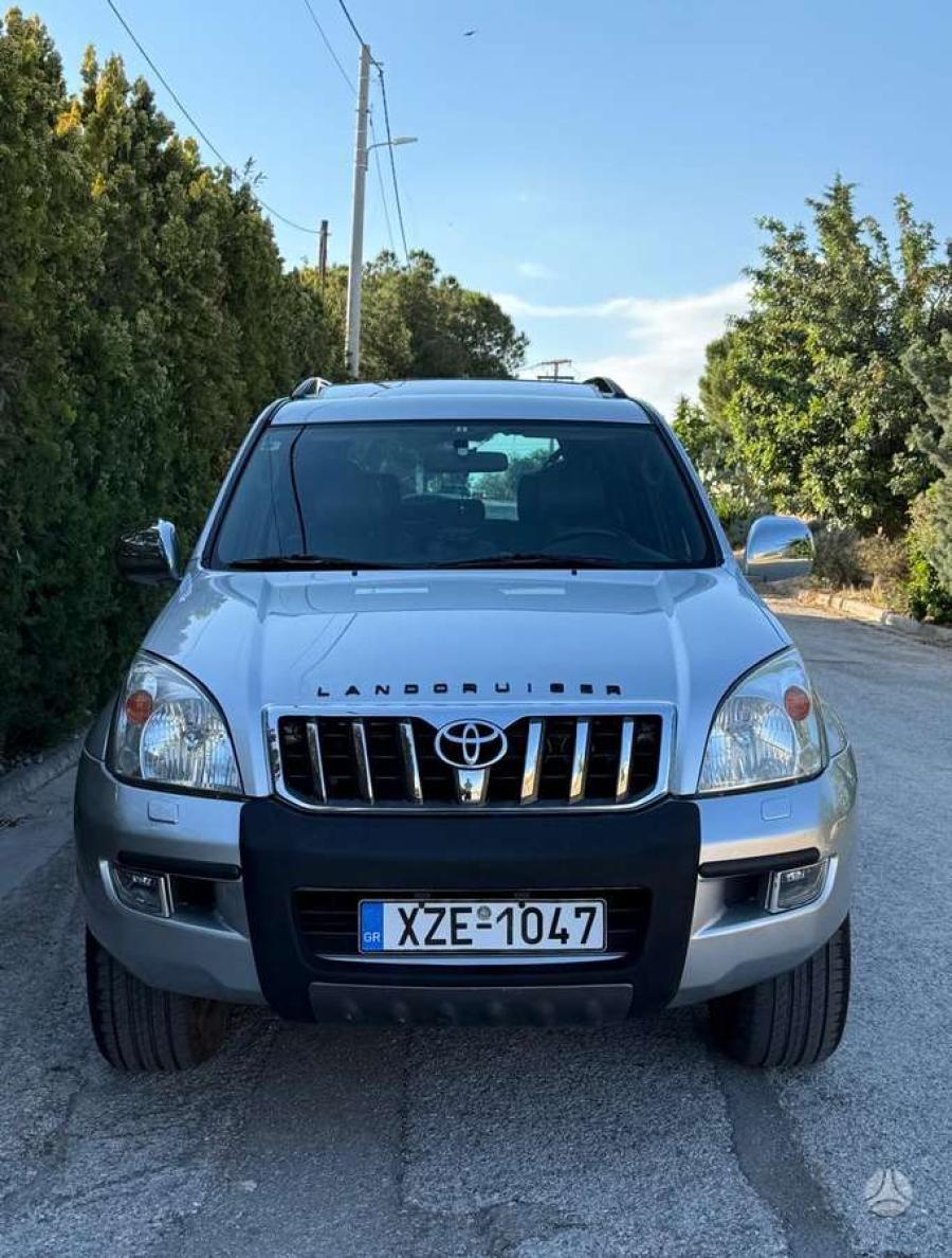 Brown Toyota Land Cruiser 2003 in Siauliai, with an engine capacity of 3.96 L and mileage of 225 thousand km for 19050 €, photo 5 on AUTOMOTO.COM.LV