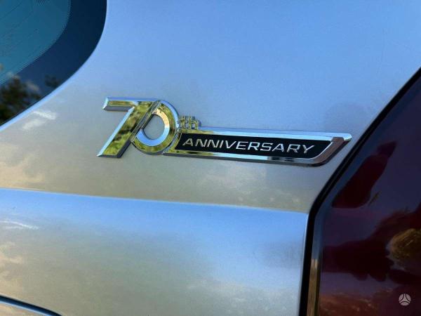 Brūns Toyota Land Cruiser 2003 Šauļi, ar dzinēja tilpumu 3.96 L un nobraukumu 225 tūkst. km par 19050 €, foto 10 vietnē AUTOMOTO.COM.LV
