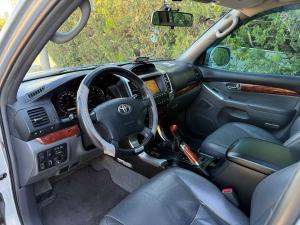 Brown Toyota Land Cruiser 2003 in Siauliai, with an engine capacity of 3.96 L and mileage of 225 thousand km for 19050 €, photo 19 on AUTOMOTO.COM.LV