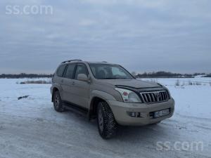 Brown Toyota Land Cruiser 2005 in Riga, with an engine capacity of 3.00 L and mileage of 415 thousand km for 7900 €, photo 2 on AUTOMOTO.COM.LV