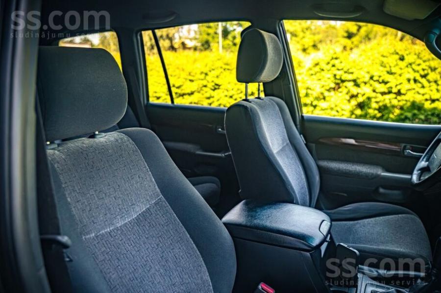 Brūns Toyota Land Cruiser 2005 Rīga, ar dzinēja tilpumu 3.00 L un nobraukumu 0 tūkst. km par 6990 €, foto 10 vietnē AUTOMOTO.COM.LV