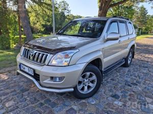 Brūns Toyota Land Cruiser 2005 Valmiera, ar dzinēja tilpumu 3.00 L un nobraukumu 337 tūkst. km par 12850 €, foto  vietnē AUTOMOTO.COM.LV
