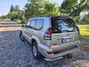 Brown Toyota Land Cruiser 2005 in Valmiera, with an engine capacity of 3.00 L and mileage of 337 thousand km for 12850 €, photo 4 on AUTOMOTO.COM.LV