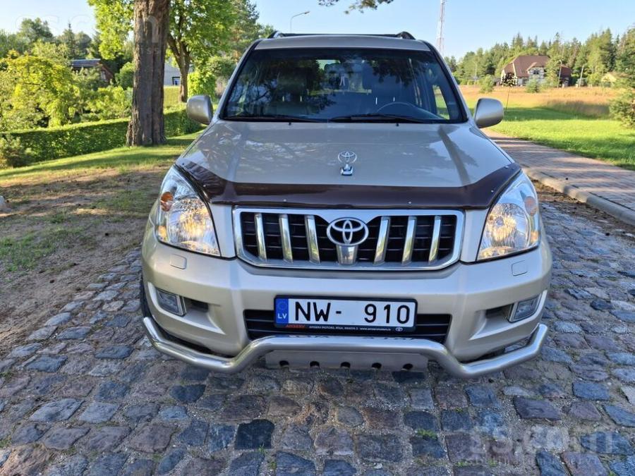 Brown Toyota Land Cruiser 2005 in Valmiera, with an engine capacity of 3.00 L and mileage of 337 thousand km for 12850 €, photo 7 on AUTOMOTO.COM.LV