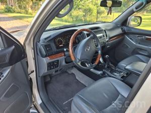 Brown Toyota Land Cruiser 2005 in Valmiera, with an engine capacity of 3.00 L and mileage of 337 thousand km for 12850 €, photo 8 on AUTOMOTO.COM.LV