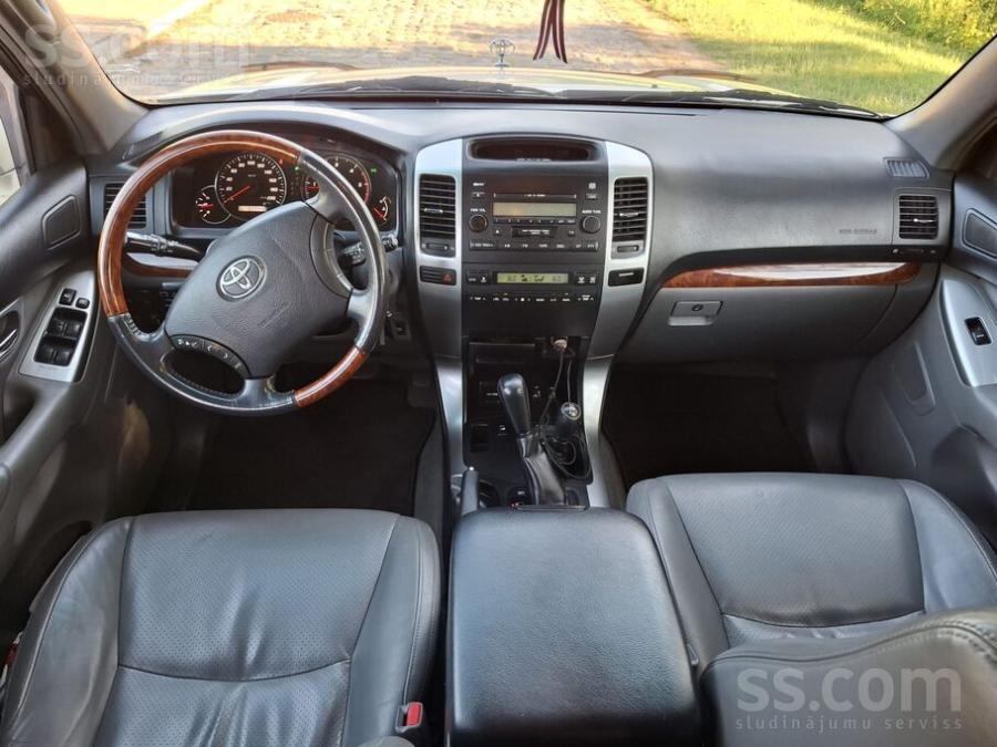 Brown Toyota Land Cruiser 2005 in Valmiera, with an engine capacity of 3.00 L and mileage of 337 thousand km for 12850 €, photo 12 on AUTOMOTO.COM.LV