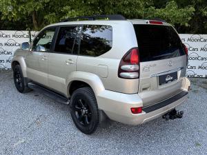 Brūns Toyota Land Cruiser 2006 Viļņa, ar dzinēja tilpumu 2.98 L un nobraukumu 260 tūkst. km par 8800 €, foto 8 vietnē AUTOMOTO.COM.LV