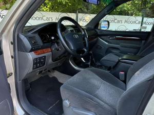 Brūns Toyota Land Cruiser 2006 Viļņa, ar dzinēja tilpumu 2.98 L un nobraukumu 260 tūkst. km par 8800 €, foto 10 vietnē AUTOMOTO.COM.LV