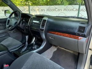 Brūns Toyota Land Cruiser 2006 Viļņa, ar dzinēja tilpumu 2.98 L un nobraukumu 260 tūkst. km par 8800 €, foto 12 vietnē AUTOMOTO.COM.LV