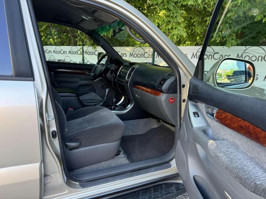 Brūns Toyota Land Cruiser 2006 Viļņa, ar dzinēja tilpumu 2.98 L un nobraukumu 260 tūkst. km par 8800 €, foto 13 vietnē AUTOMOTO.COM.LV