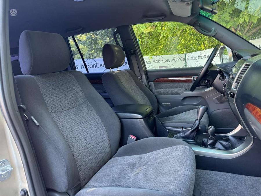 Brūns Toyota Land Cruiser 2006 Viļņa, ar dzinēja tilpumu 2.98 L un nobraukumu 260 tūkst. km par 8800 €, foto 14 vietnē AUTOMOTO.COM.LV