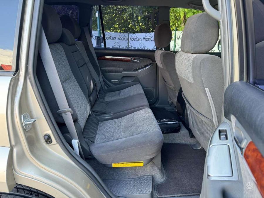 Brūns Toyota Land Cruiser 2006 Viļņa, ar dzinēja tilpumu 2.98 L un nobraukumu 260 tūkst. km par 8800 €, foto 16 vietnē AUTOMOTO.COM.LV