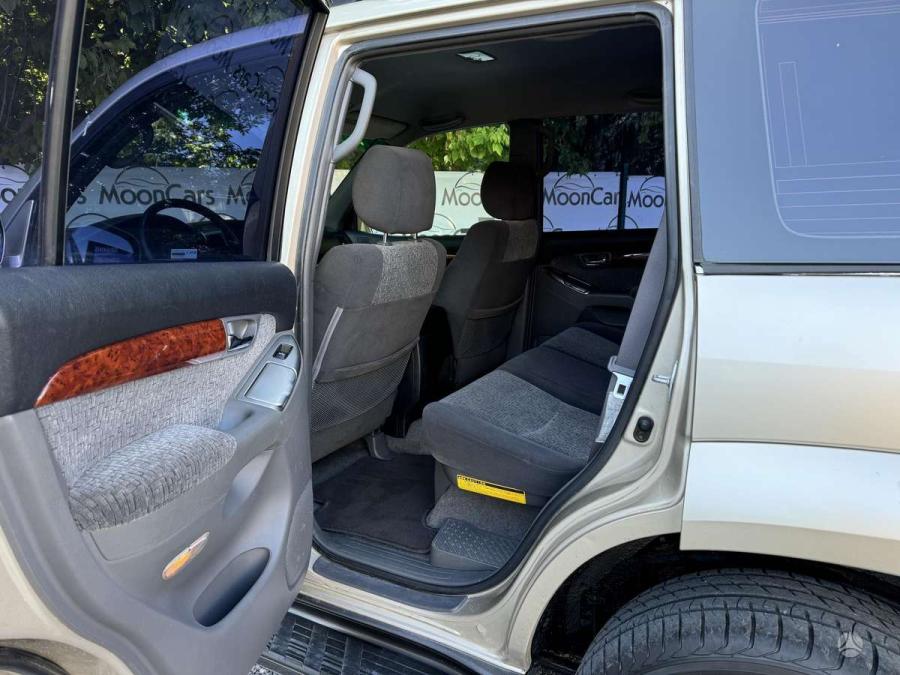 Brūns Toyota Land Cruiser 2006 Viļņa, ar dzinēja tilpumu 2.98 L un nobraukumu 260 tūkst. km par 8800 €, foto 17 vietnē AUTOMOTO.COM.LV