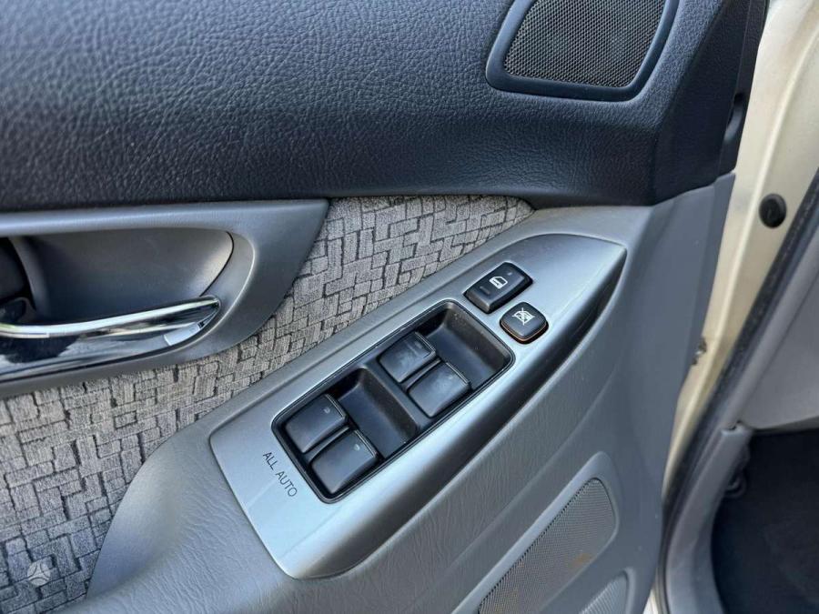 Brūns Toyota Land Cruiser 2006 Viļņa, ar dzinēja tilpumu 2.98 L un nobraukumu 260 tūkst. km par 8800 €, foto 21 vietnē AUTOMOTO.COM.LV