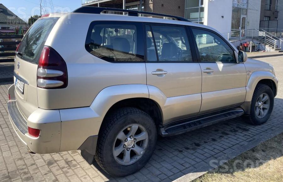 Brūns Toyota Land Cruiser 2007 Rīga, ar dzinēja tilpumu 3.00 L un nobraukumu 156 tūkst. km par 10000 €, foto 3 vietnē AUTOMOTO.COM.LV