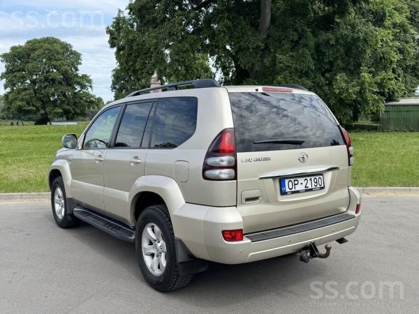 Brown Toyota Land Cruiser 2007 in Riga, with an engine capacity of 3.00 L and mileage of 0 thousand km for 9990 €, photo 4 on AUTOMOTO.COM.LV