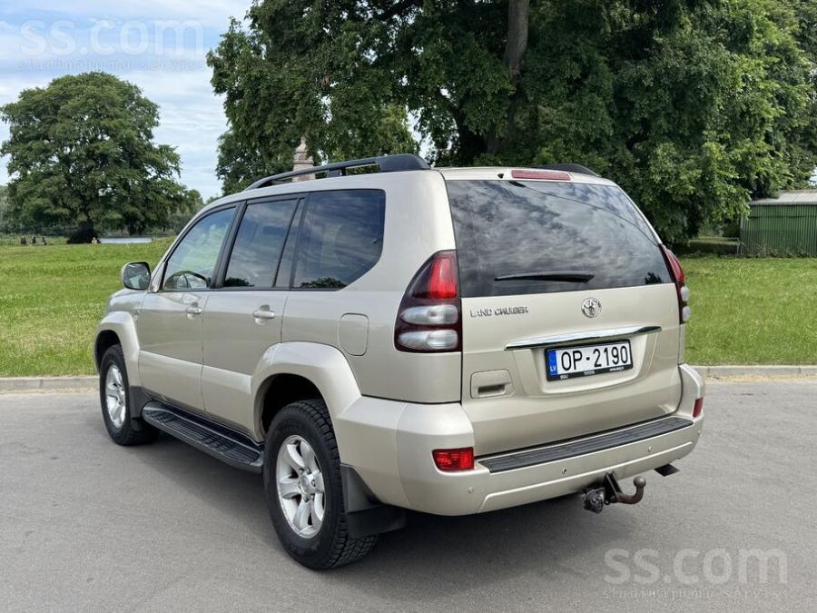 Brown Toyota Land Cruiser 2007 in Riga, with an engine capacity of 3.00 L and mileage of 0 thousand km for 9990 €, photo 5 on AUTOMOTO.COM.LV