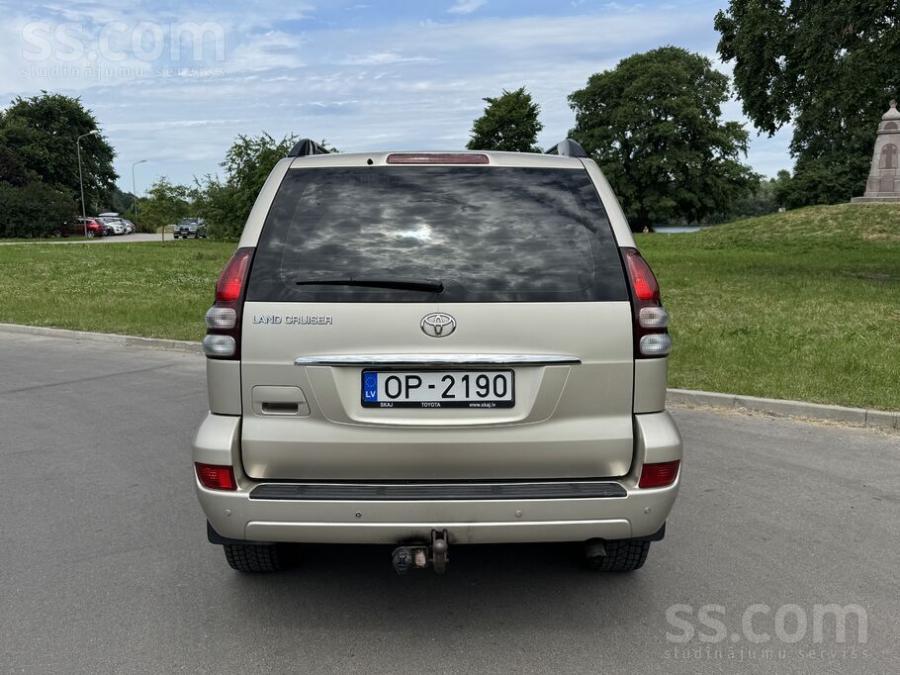 Brown Toyota Land Cruiser 2007 in Riga, with an engine capacity of 3.00 L and mileage of 0 thousand km for 9990 €, photo 6 on AUTOMOTO.COM.LV