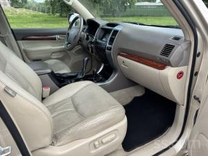 Brown Toyota Land Cruiser 2007 in Riga, with an engine capacity of 3.00 L and mileage of 0 thousand km for 9990 €, photo 20 on AUTOMOTO.COM.LV