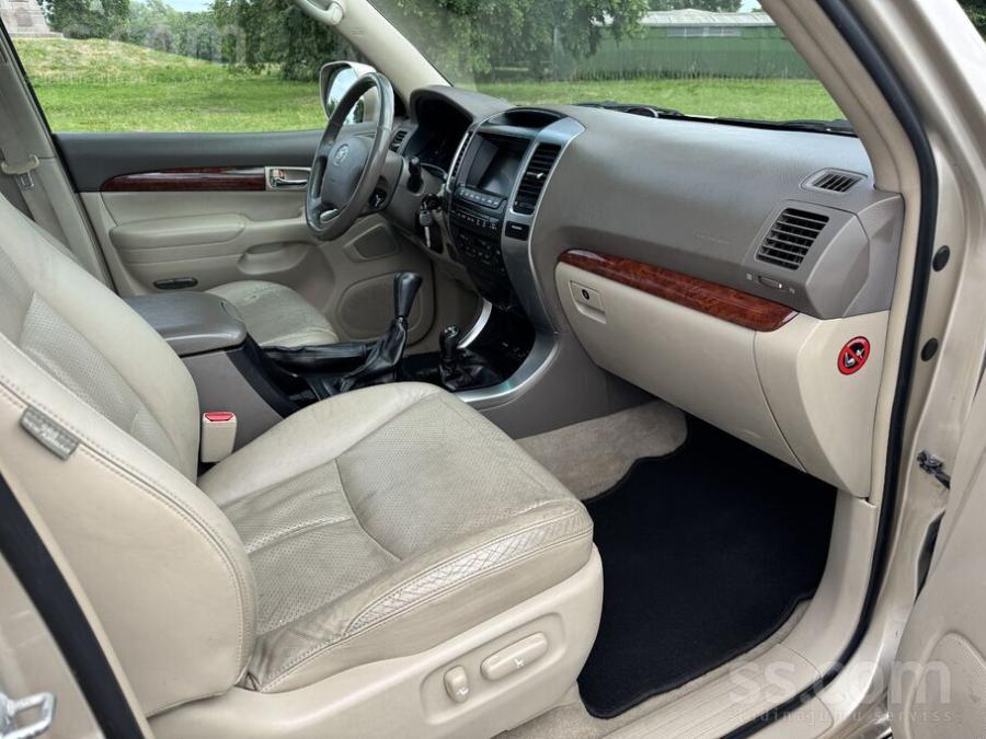 Brown Toyota Land Cruiser 2007 in Riga, with an engine capacity of 3.00 L and mileage of 0 thousand km for 9990 €, photo 20 on AUTOMOTO.COM.LV