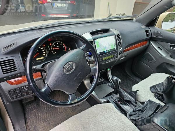 Brūns Toyota Land Cruiser 2007 Rīga, ar dzinēja tilpumu 3.00 L un nobraukumu 200 tūkst. km par 12500 €, foto 2 vietnē AUTOMOTO.COM.LV