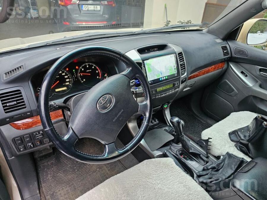 Brūns Toyota Land Cruiser 2007 Rīga, ar dzinēja tilpumu 3.00 L un nobraukumu 200 tūkst. km par 12500 €, foto 3 vietnē AUTOMOTO.COM.LV