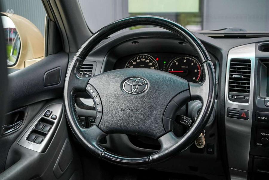 Brūns Toyota Land Cruiser 2009 Kauņa, ar dzinēja tilpumu 2.98 L un nobraukumu 196 tūkst. km par 14450 €, foto 12 vietnē AUTOMOTO.COM.LV