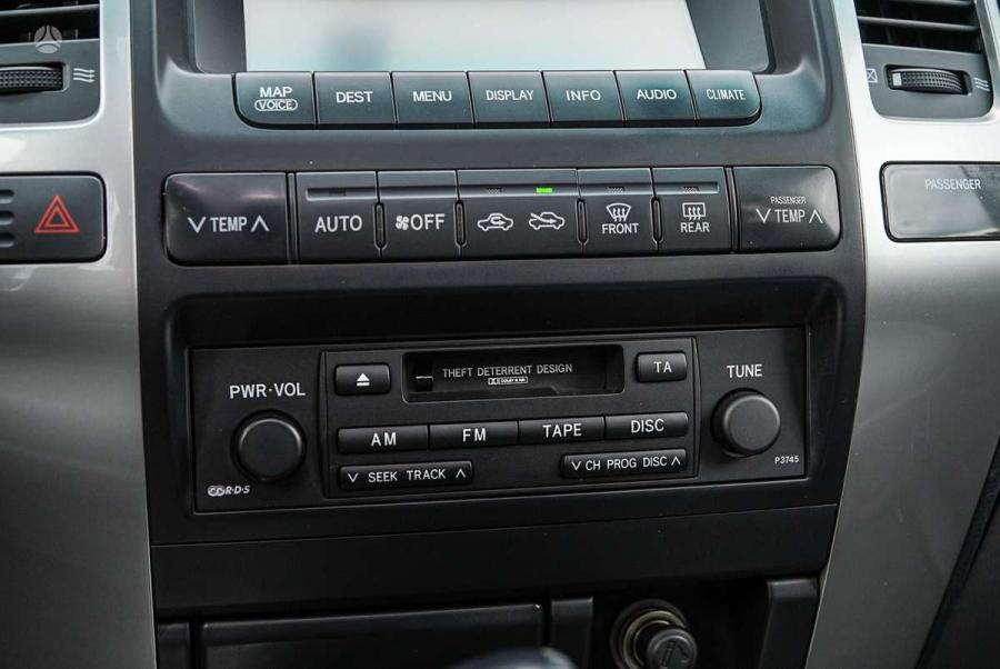Brūns Toyota Land Cruiser 2009 Kauņa, ar dzinēja tilpumu 2.98 L un nobraukumu 196 tūkst. km par 14450 €, foto 15 vietnē AUTOMOTO.COM.LV