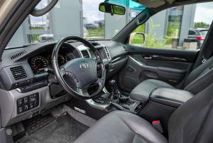 Brūns Toyota Land Cruiser 2009 Kauņa, ar dzinēja tilpumu 2.98 L un nobraukumu 196 tūkst. km par 14450 €, foto 19 vietnē AUTOMOTO.COM.LV