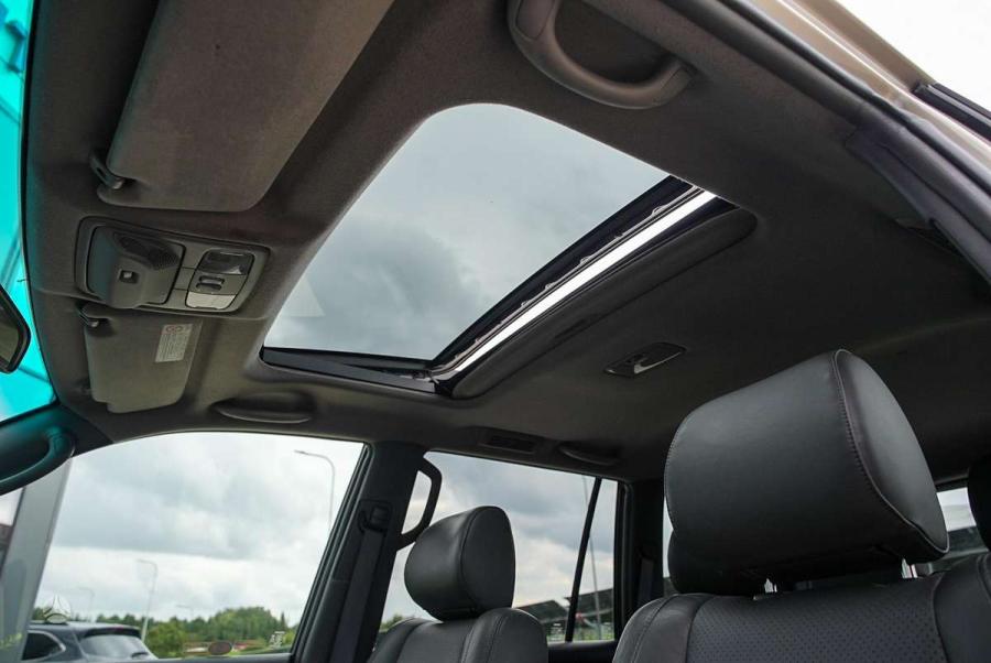 Brūns Toyota Land Cruiser 2009 Kauņa, ar dzinēja tilpumu 2.98 L un nobraukumu 196 tūkst. km par 14450 €, foto 20 vietnē AUTOMOTO.COM.LV