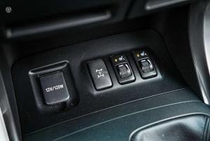 Brūns Toyota Land Cruiser 2009 Kauņa, ar dzinēja tilpumu 2.98 L un nobraukumu 196 tūkst. km par 14450 €, foto 25 vietnē AUTOMOTO.COM.LV