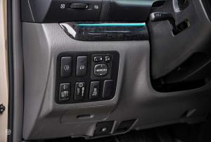 Brūns Toyota Land Cruiser 2009 Kauņa, ar dzinēja tilpumu 2.98 L un nobraukumu 196 tūkst. km par 14450 €, foto 26 vietnē AUTOMOTO.COM.LV