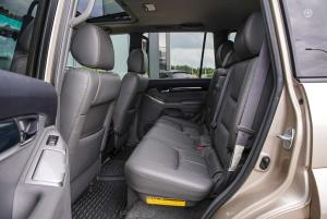 Brūns Toyota Land Cruiser 2009 Kauņa, ar dzinēja tilpumu 2.98 L un nobraukumu 196 tūkst. km par 14450 €, foto 29 vietnē AUTOMOTO.COM.LV