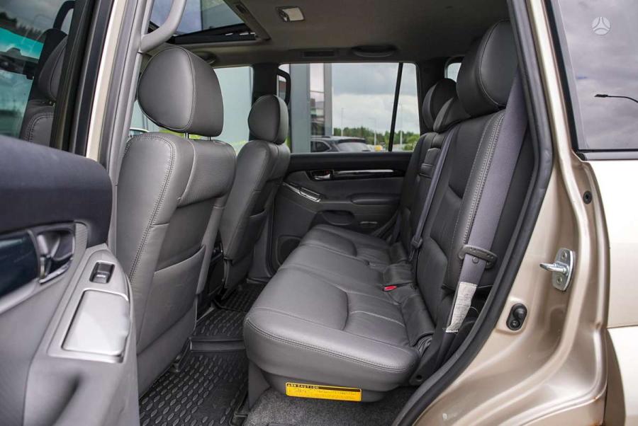 Brūns Toyota Land Cruiser 2009 Kauņa, ar dzinēja tilpumu 2.98 L un nobraukumu 196 tūkst. km par 14450 €, foto 29 vietnē AUTOMOTO.COM.LV